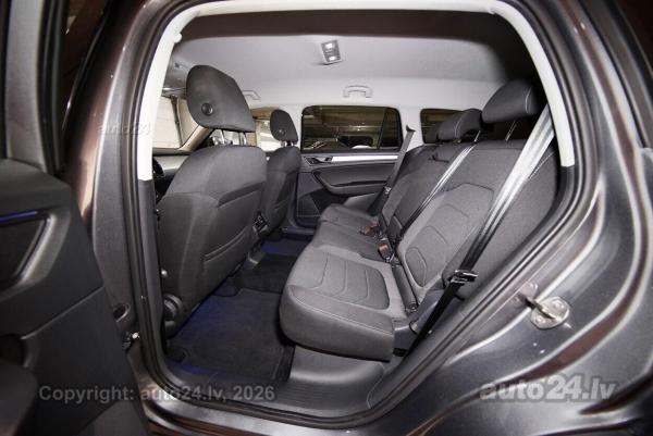 Pelēks Skoda Kodiaq 2021 Tallina, ar dzinēja tilpumu 1.50 L un nobraukumu 127 tūkst. km par 23490 €, foto 11 vietnē AUTOMOTO.COM.LV