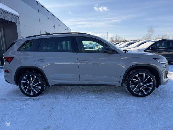 Grey Skoda Kodiaq 2021 in Siauliai, with an engine capacity of 1.50 L and mileage of 195 thousand km for 27225 €, photo 3 on AUTOMOTO.COM.LV