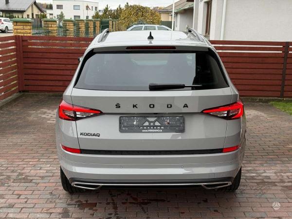 Pelēks Skoda Kodiaq 2021 Šauļi, ar dzinēja tilpumu 1.50 L un nobraukumu 233 tūkst. km par 22300 €, foto 6 vietnē AUTOMOTO.COM.LV