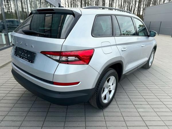 Grey Skoda Kodiaq 2021 in Kaunas, with an engine capacity of 1.50 L and mileage of 217 thousand km for 16300 €, photo 3 on AUTOMOTO.COM.LV