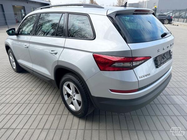 Grey Skoda Kodiaq 2021 in Kaunas, with an engine capacity of 1.50 L and mileage of 217 thousand km for 16300 €, photo 4 on AUTOMOTO.COM.LV