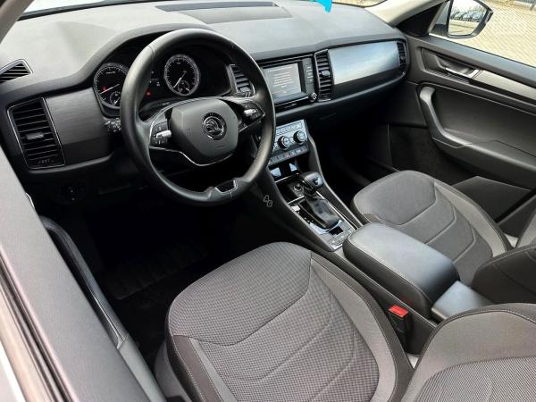 Grey Skoda Kodiaq 2021 in Kaunas, with an engine capacity of 1.50 L and mileage of 217 thousand km for 16300 €, photo 5 on AUTOMOTO.COM.LV