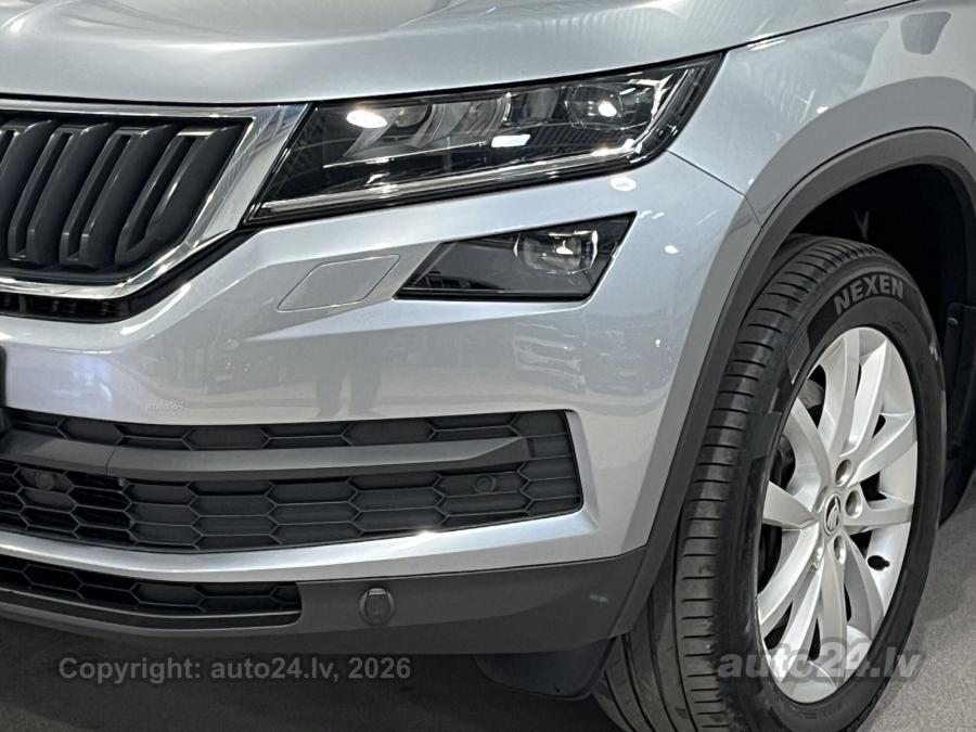 Pelēks Skoda Kodiaq 2021 Tallina, ar dzinēja tilpumu 2.00 L un nobraukumu 111 tūkst. km par 25700 €, foto 24 vietnē AUTOMOTO.COM.LV