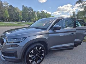 Pelēks Skoda Kodiaq 2021 Viļņa, ar dzinēja tilpumu 1.50 L un nobraukumu 84 tūkst. km par 29900 €, foto 3 vietnē AUTOMOTO.COM.LV