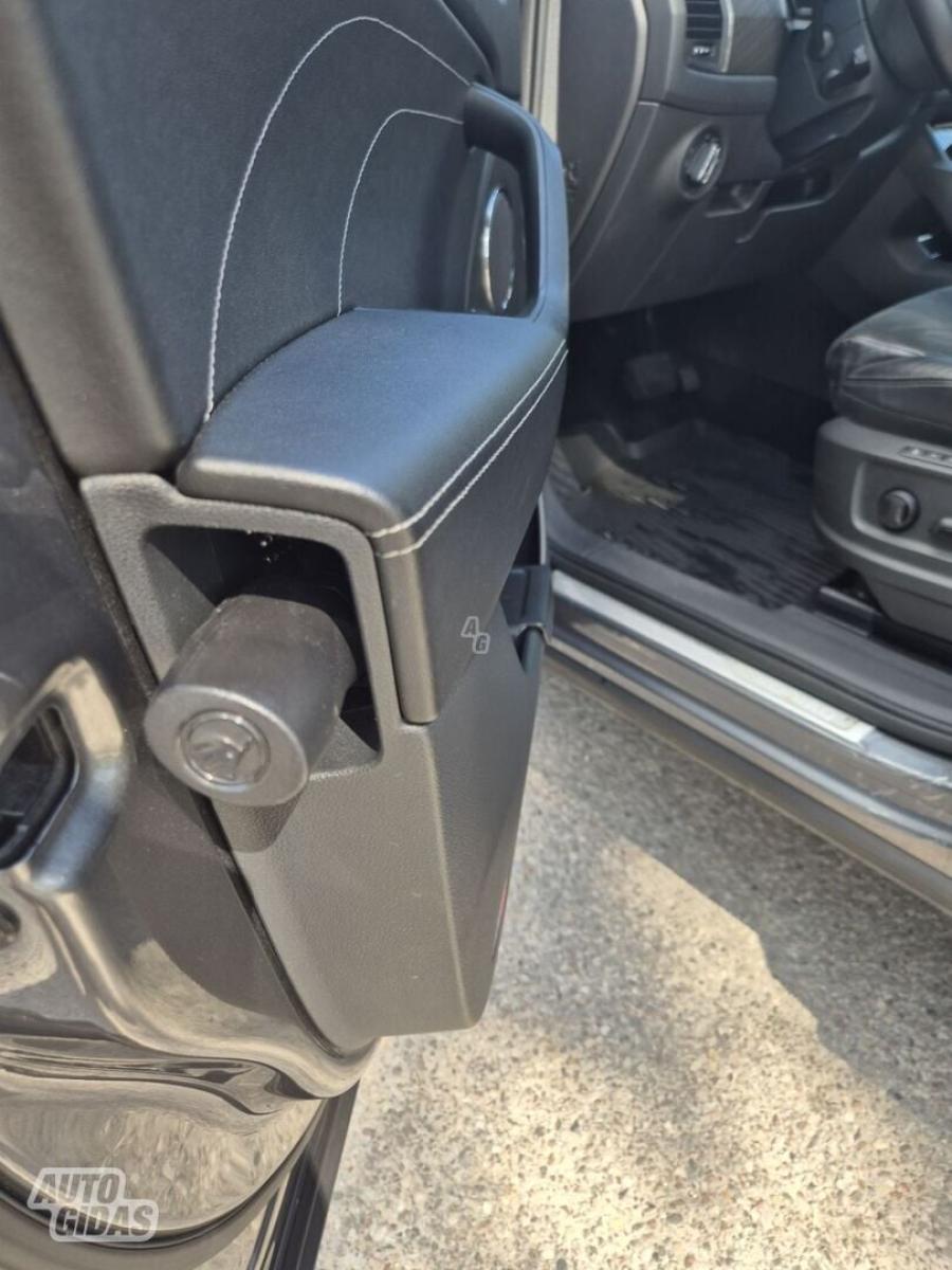 Pelēks Skoda Kodiaq 2021 Viļņa, ar dzinēja tilpumu 1.50 L un nobraukumu 84 tūkst. km par 29900 €, foto 18 vietnē AUTOMOTO.COM.LV