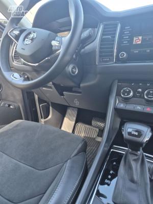 Pelēks Skoda Kodiaq 2021 Viļņa, ar dzinēja tilpumu 1.50 L un nobraukumu 84 tūkst. km par 29900 €, foto 31 vietnē AUTOMOTO.COM.LV