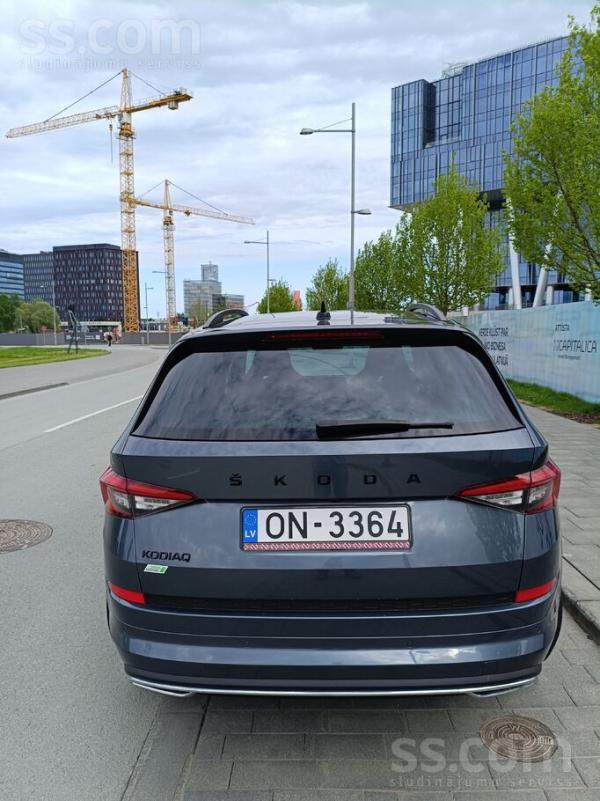 Grey Skoda Kodiaq 2021 in Riga, with an engine capacity of 1.50 L and mileage of 90 thousand km for 24500 €, photo 3 on AUTOMOTO.COM.LV