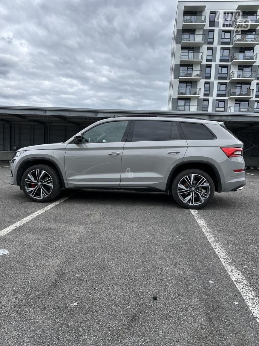 Серый Шкода Kodiaq 2021 в Вильнюс, объемом двигателя 2.00 л и пробегом 109 тыс. км за 38000 €, фото 3 на AUTOMOTO.COM.LV