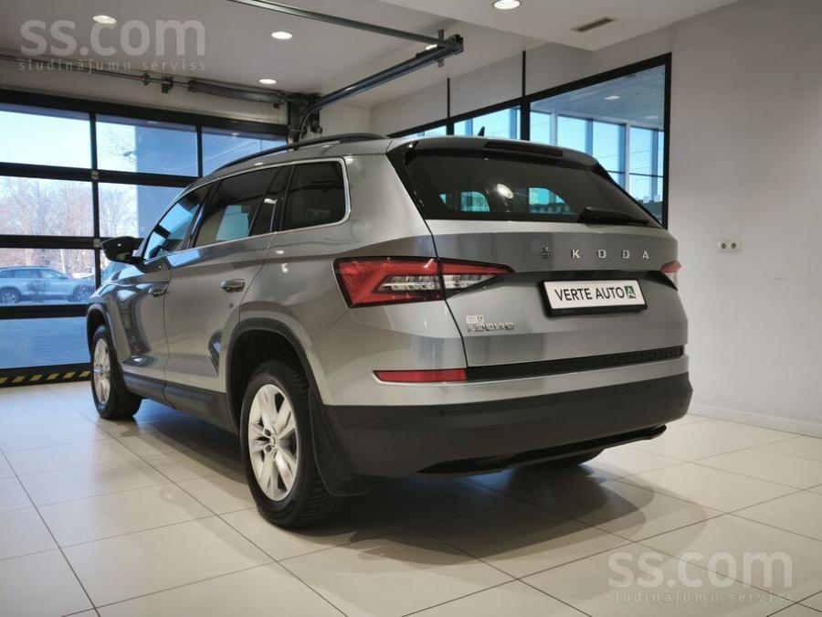 Pelēks Skoda Kodiaq 2021 Rīga, ar dzinēja tilpumu 1.50 L un nobraukumu 78 tūkst. km par 23290 €, foto 5 vietnē AUTOMOTO.COM.LV
