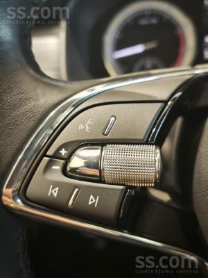 Pelēks Skoda Kodiaq 2021 Rīga, ar dzinēja tilpumu 1.50 L un nobraukumu 78 tūkst. km par 23290 €, foto 12 vietnē AUTOMOTO.COM.LV