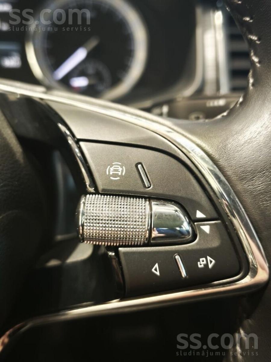Pelēks Skoda Kodiaq 2021 Rīga, ar dzinēja tilpumu 1.50 L un nobraukumu 78 tūkst. km par 23290 €, foto 13 vietnē AUTOMOTO.COM.LV