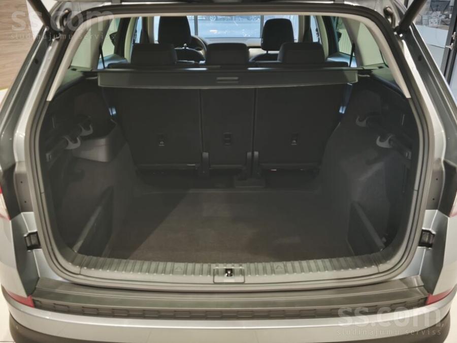 Pelēks Skoda Kodiaq 2021 Rīga, ar dzinēja tilpumu 1.50 L un nobraukumu 78 tūkst. km par 23290 €, foto 18 vietnē AUTOMOTO.COM.LV