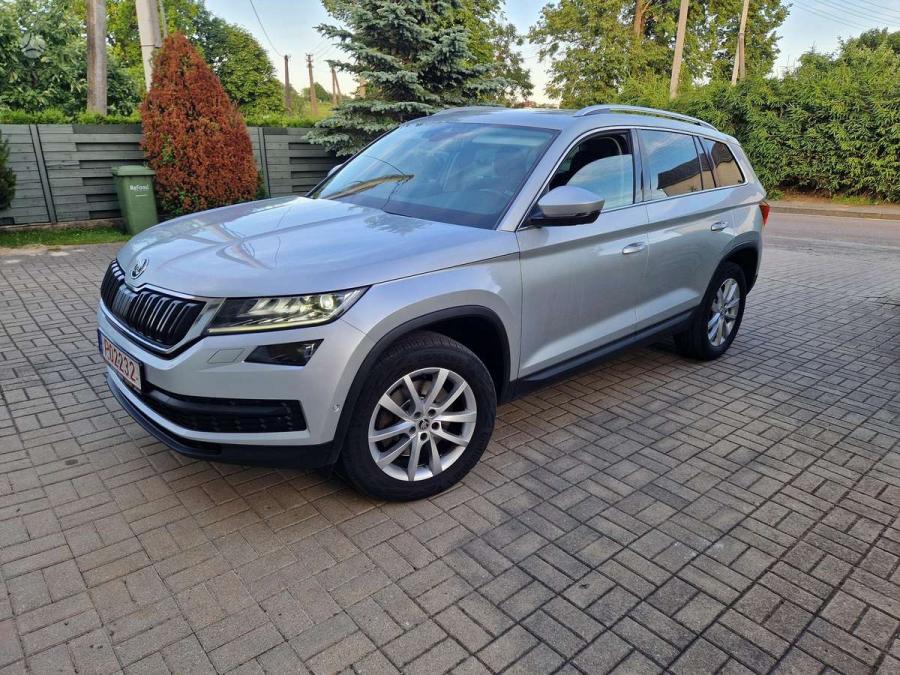 Grey Skoda Kodiaq 2021 in Kelme, with an engine capacity of 1.97 L and mileage of 201 thousand km for 19999 €, photo 3 on AUTOMOTO.COM.LV