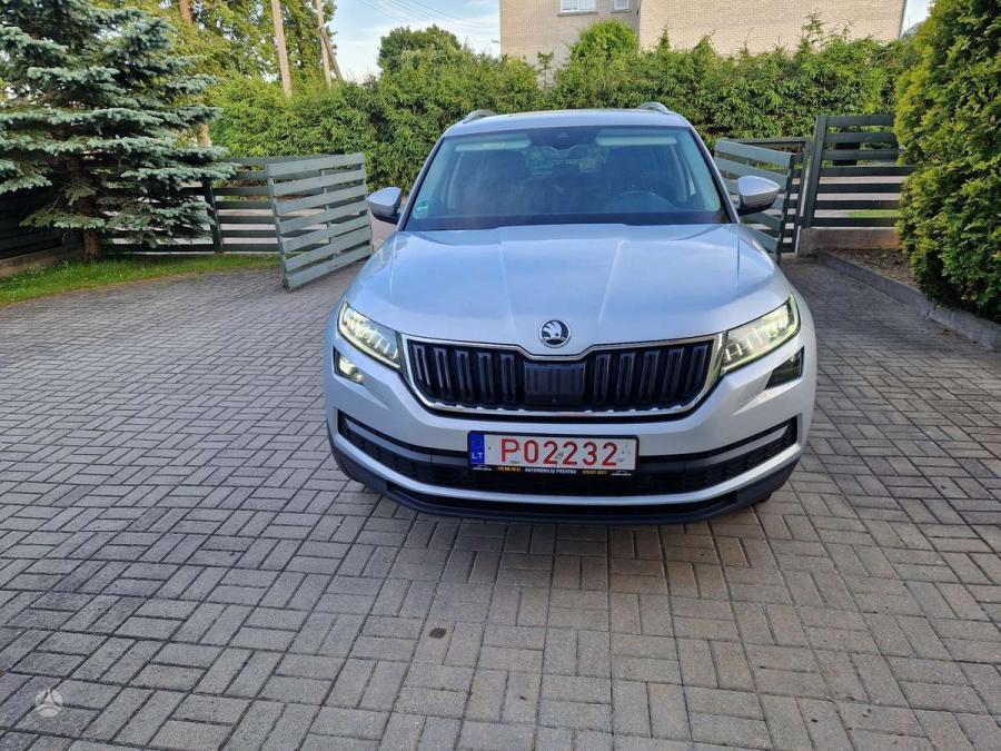 Grey Skoda Kodiaq 2021 in Kelme, with an engine capacity of 1.97 L and mileage of 201 thousand km for 19999 €, photo 4 on AUTOMOTO.COM.LV