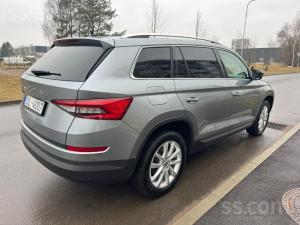 Серый Шкода Kodiaq 2021 в Рига, объемом двигателя 2.00 л и пробегом 137 тыс. км за 22000 €, фото 3 на AUTOMOTO.COM.LV