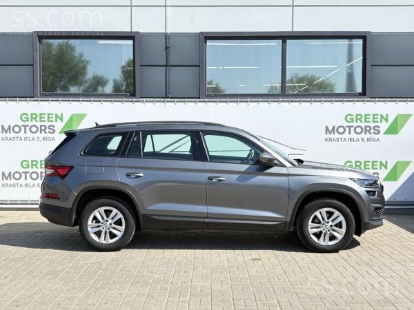 Pelēks Skoda Kodiaq 2021 Rīga, ar dzinēja tilpumu 1.50 L un nobraukumu 65 tūkst. km par 21500 €, foto 5 vietnē AUTOMOTO.COM.LV