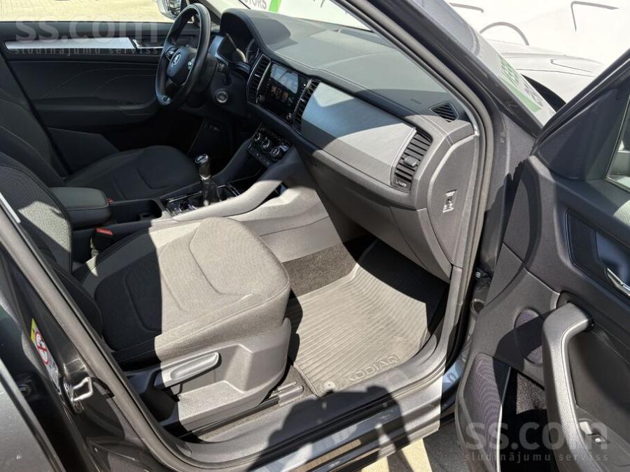 Grey Skoda Kodiaq 2021 in Riga, with an engine capacity of 1.50 L and mileage of 65 thousand km for 21500 €, photo 14 on AUTOMOTO.COM.LV