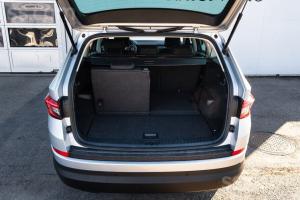 Grey Skoda Kodiaq 2021 in Riga, with an engine capacity of 1.50 L and mileage of 70 thousand km for 23650 €, photo 10 on AUTOMOTO.COM.LV