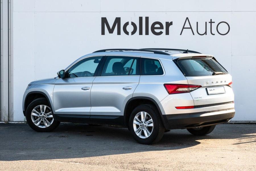 Grey Skoda Kodiaq 2021 in Riga, with an engine capacity of 1.50 L and mileage of 70 thousand km for 23650 €, photo 4 on AUTOMOTO.COM.LV