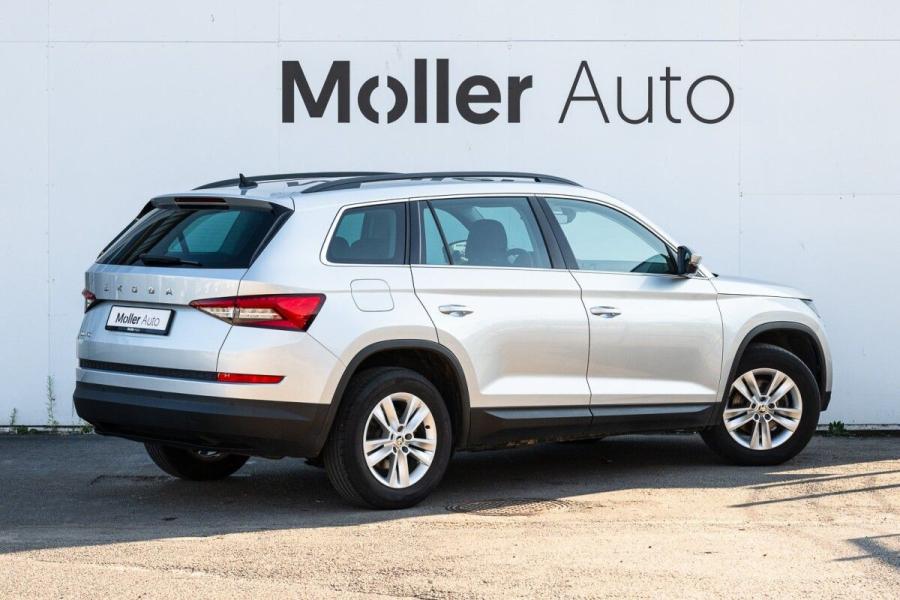 Grey Skoda Kodiaq 2021 in Riga, with an engine capacity of 1.50 L and mileage of 70 thousand km for 23650 €, photo 5 on AUTOMOTO.COM.LV