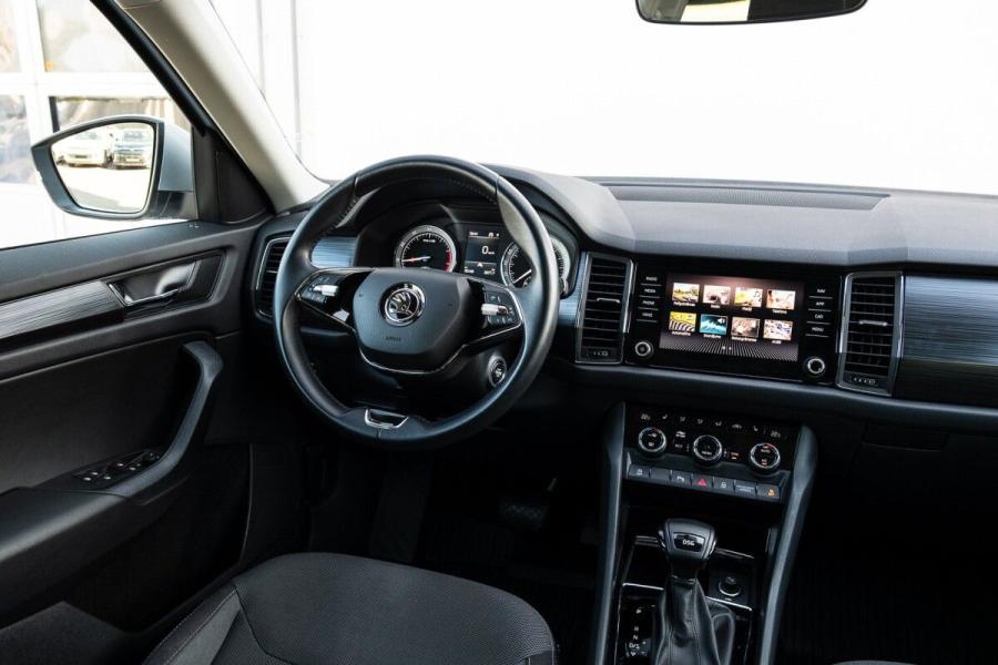 Grey Skoda Kodiaq 2021 in Riga, with an engine capacity of 1.50 L and mileage of 70 thousand km for 23650 €, photo 12 on AUTOMOTO.COM.LV