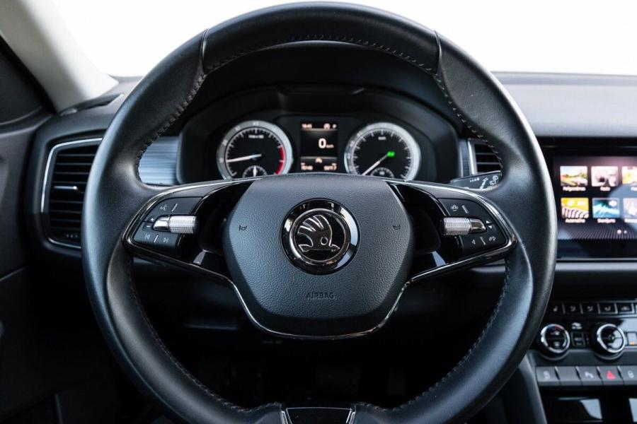 Grey Skoda Kodiaq 2021 in Riga, with an engine capacity of 1.50 L and mileage of 70 thousand km for 23650 €, photo 14 on AUTOMOTO.COM.LV