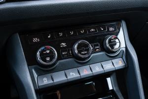 Grey Skoda Kodiaq 2021 in Riga, with an engine capacity of 1.50 L and mileage of 70 thousand km for 23650 €, photo 20 on AUTOMOTO.COM.LV
