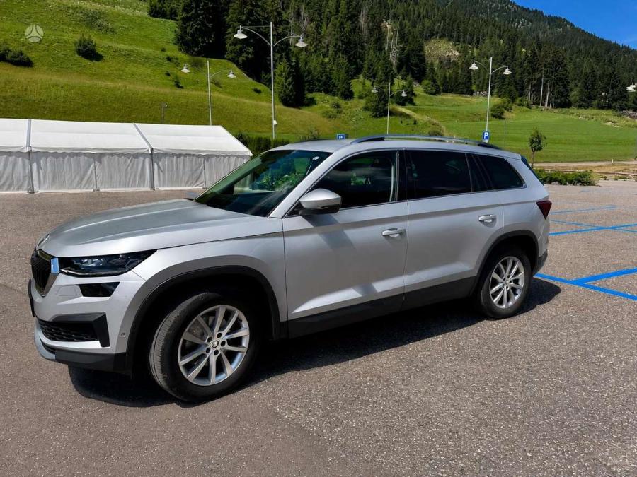 Grey Skoda Kodiaq 2021 in Vilnius, with an engine capacity of 1.97 L and mileage of 194 thousand km for 20700 €, photo 3 on AUTOMOTO.COM.LV