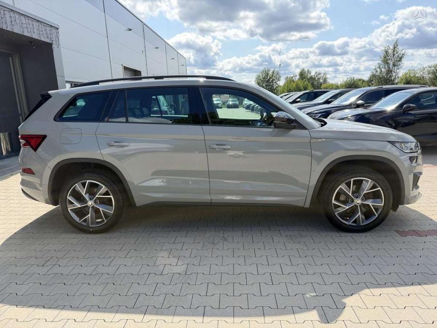 Серый Шкода Kodiaq 2021 в Шяуляй, объемом двигателя 1.50 л и пробегом 206 тыс. км за 22978 €, фото 4 на AUTOMOTO.COM.LV