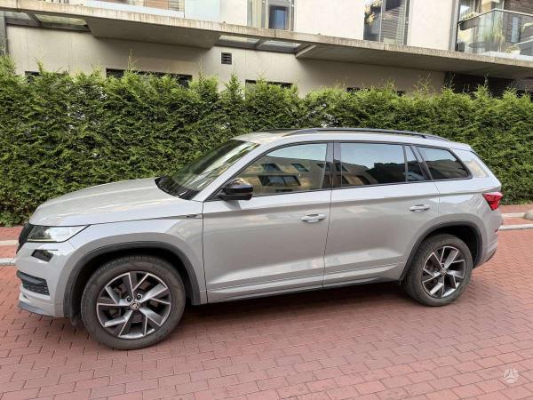 Pelēks Skoda Kodiaq 2021 Viļņa, ar dzinēja tilpumu 1.97 L un nobraukumu 207 tūkst. km par 24299 €, foto 3 vietnē AUTOMOTO.COM.LV