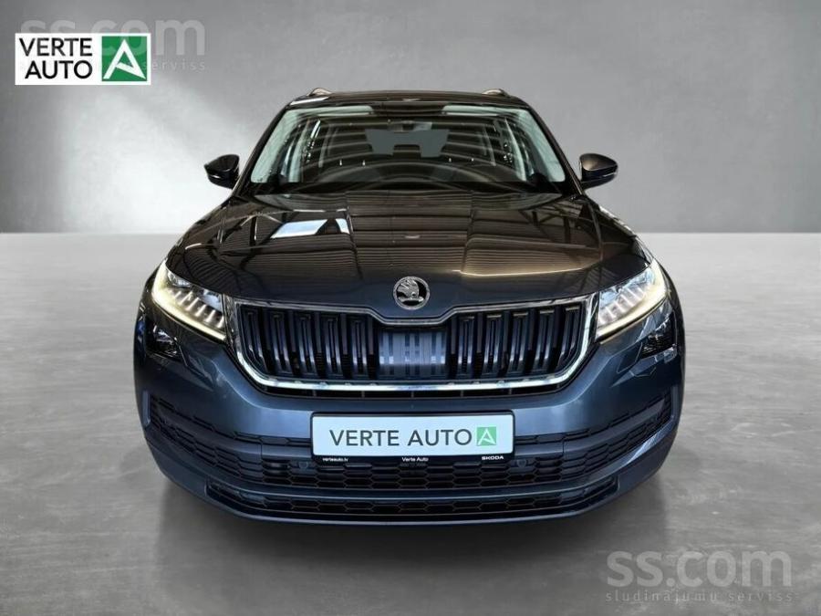 Серый Шкода Kodiaq 2021 в Рига, объемом двигателя 1.50 л и пробегом 95 тыс. км за 22990 €, фото 3 на AUTOMOTO.COM.LV