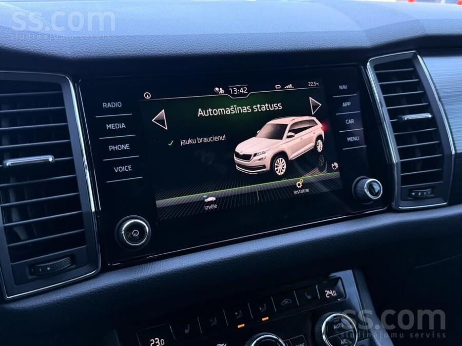 Pelēks Skoda Kodiaq 2021 Rīga, ar dzinēja tilpumu 1.50 L un nobraukumu 95 tūkst. km par 22990 €, foto 19 vietnē AUTOMOTO.COM.LV
