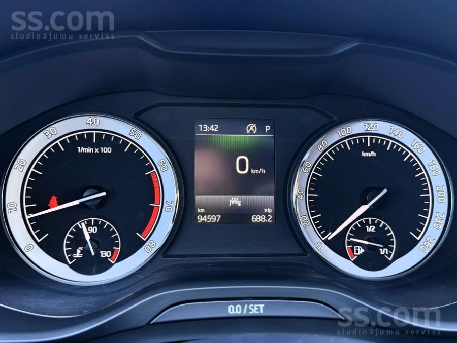 Pelēks Skoda Kodiaq 2021 Rīga, ar dzinēja tilpumu 1.50 L un nobraukumu 95 tūkst. km par 22990 €, foto 22 vietnē AUTOMOTO.COM.LV