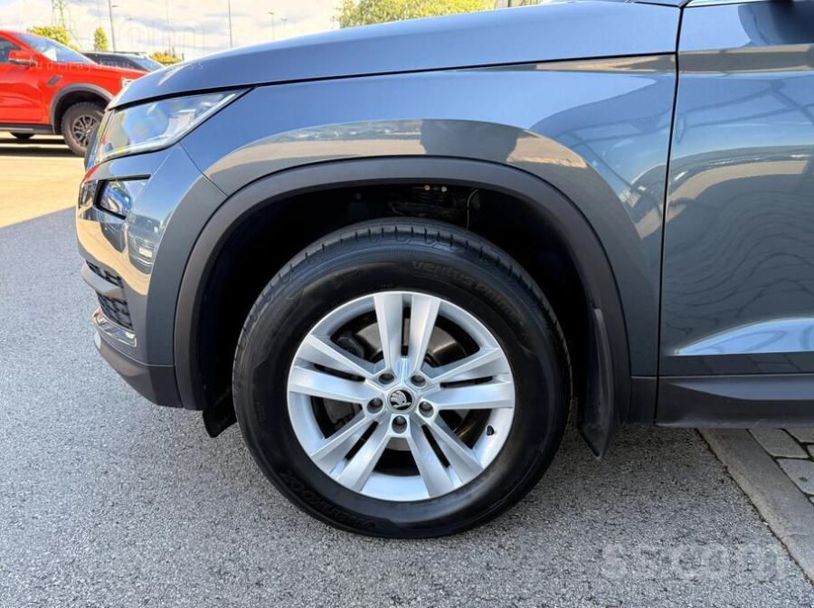 Pelēks Skoda Kodiaq 2021 Rīga, ar dzinēja tilpumu 1.50 L un nobraukumu 95 tūkst. km par 22990 €, foto 27 vietnē AUTOMOTO.COM.LV