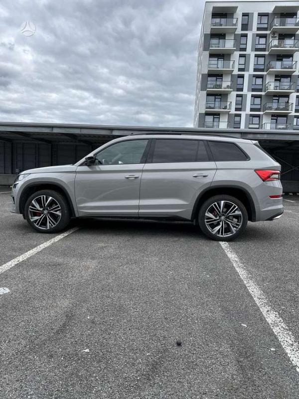 Pelēks Skoda Kodiaq 2021 Viļņa, ar dzinēja tilpumu 1.97 L un nobraukumu 120 tūkst. km par 35500 €, foto 6 vietnē AUTOMOTO.COM.LV
