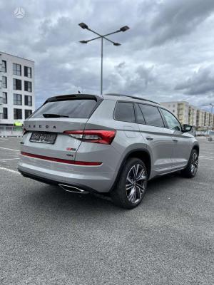Серый Шкода Kodiaq 2021 в Вильнюс, объемом двигателя 1.97 л и пробегом 120 тыс. км за 35500 €, фото 10 на AUTOMOTO.COM.LV
