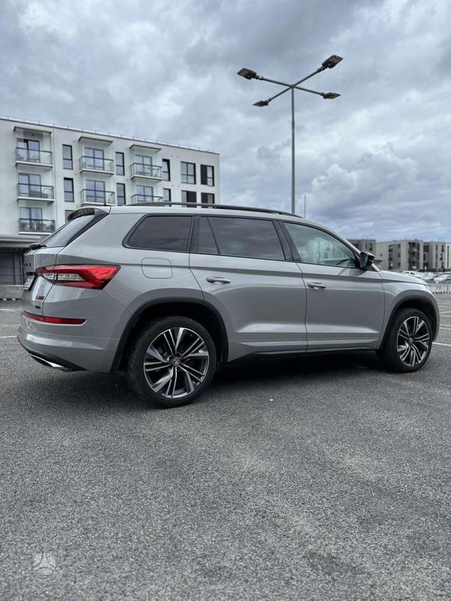 Серый Шкода Kodiaq 2021 в Вильнюс, объемом двигателя 1.97 л и пробегом 120 тыс. км за 35500 €, фото 11 на AUTOMOTO.COM.LV