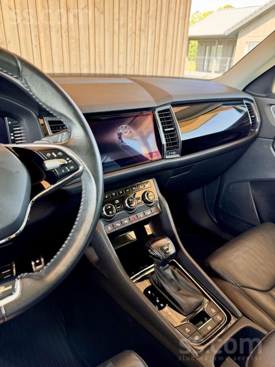 Grey Skoda Kodiaq 2021 in Riga, with an engine capacity of 2.00 L and mileage of 179 thousand km for 26600 €, photo 7 on AUTOMOTO.COM.LV