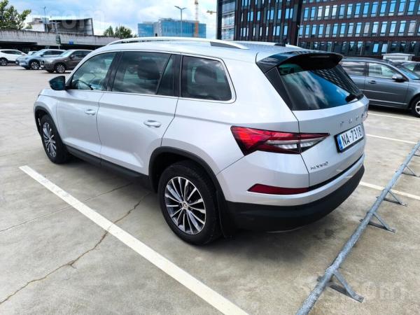 Pelēks Skoda Kodiaq 2021 Rīga, ar dzinēja tilpumu 1.50 L un nobraukumu 104 tūkst. km par 24500 €, foto 5 vietnē AUTOMOTO.COM.LV