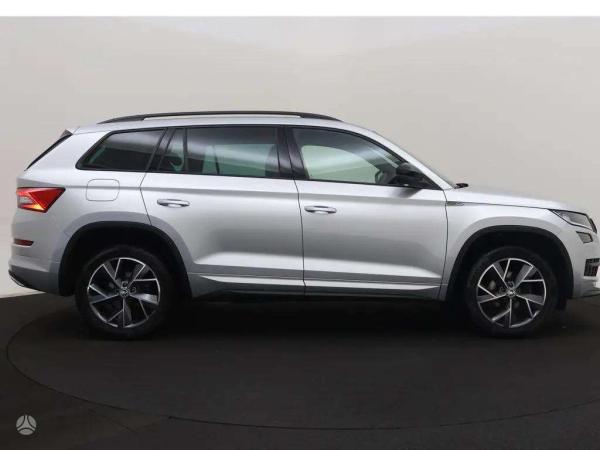 Grey Skoda Kodiaq 2021 in Vilnius, with an engine capacity of 1.50 L and mileage of 192 thousand km for 19360 €, photo 4 on AUTOMOTO.COM.LV