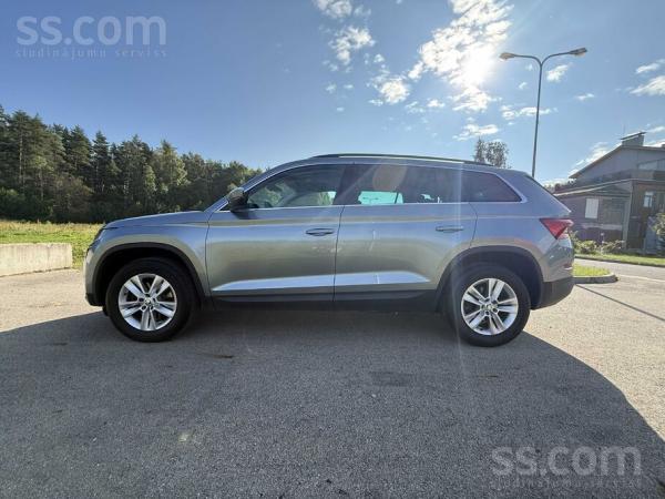 Skoda Kodiaq 2021 in Riga on AUTOMOTO.COM.LV Grey Skoda Kodiaq 2021 in Riga, with an engine capacity of 1.50 L and mileage of 120 thousand km for 19990 €, photo 5 on AUTOMOTO.COM.LV