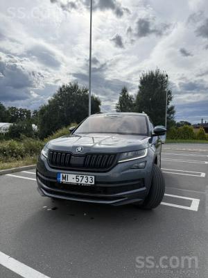 Grey Skoda Kodiaq 2021 in Cesis, with an engine capacity of 2.00 L and mileage of 145 thousand km for 27000 €, photo 4 on AUTOMOTO.COM.LV