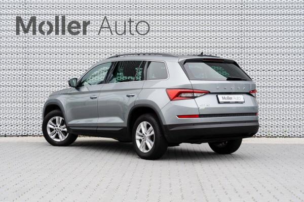 Pelēks Skoda Kodiaq 2021 Mārupe, ar dzinēja tilpumu 1.50 L un nobraukumu 120 tūkst. km par 21150 €, foto 4 vietnē AUTOMOTO.COM.LV