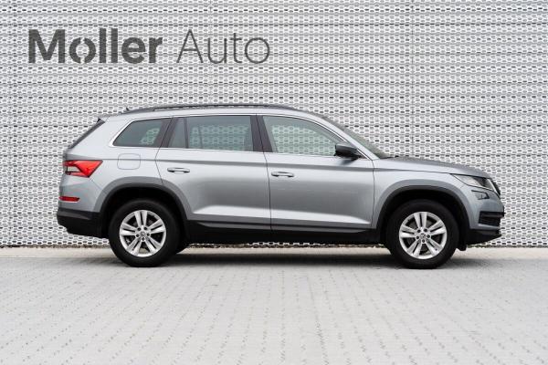 Pelēks Skoda Kodiaq 2021 Mārupe, ar dzinēja tilpumu 1.50 L un nobraukumu 120 tūkst. km par 21150 €, foto 6 vietnē AUTOMOTO.COM.LV