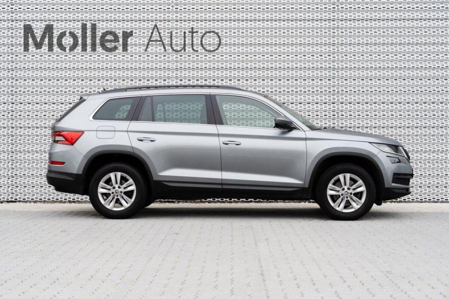 Pelēks Skoda Kodiaq 2021 Mārupe, ar dzinēja tilpumu 1.50 L un nobraukumu 120 tūkst. km par 21150 €, foto 6 vietnē AUTOMOTO.COM.LV