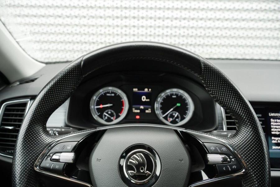 Pelēks Skoda Kodiaq 2021 Mārupe, ar dzinēja tilpumu 1.50 L un nobraukumu 120 tūkst. km par 21150 €, foto 11 vietnē AUTOMOTO.COM.LV