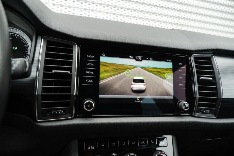 Pelēks Skoda Kodiaq 2021 Mārupe, ar dzinēja tilpumu 1.50 L un nobraukumu 120 tūkst. km par 21150 €, foto 15 vietnē AUTOMOTO.COM.LV