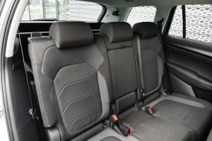 Pelēks Skoda Kodiaq 2021 Mārupe, ar dzinēja tilpumu 1.50 L un nobraukumu 120 tūkst. km par 21150 €, foto 24 vietnē AUTOMOTO.COM.LV