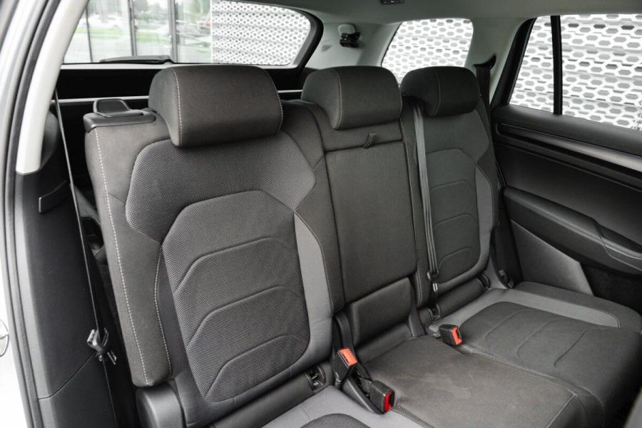 Pelēks Skoda Kodiaq 2021 Mārupe, ar dzinēja tilpumu 1.50 L un nobraukumu 120 tūkst. km par 21150 €, foto 24 vietnē AUTOMOTO.COM.LV