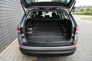 Pelēks Skoda Kodiaq 2021 Mārupe, ar dzinēja tilpumu 1.50 L un nobraukumu 120 tūkst. km par 21150 €, foto 25 vietnē AUTOMOTO.COM.LV